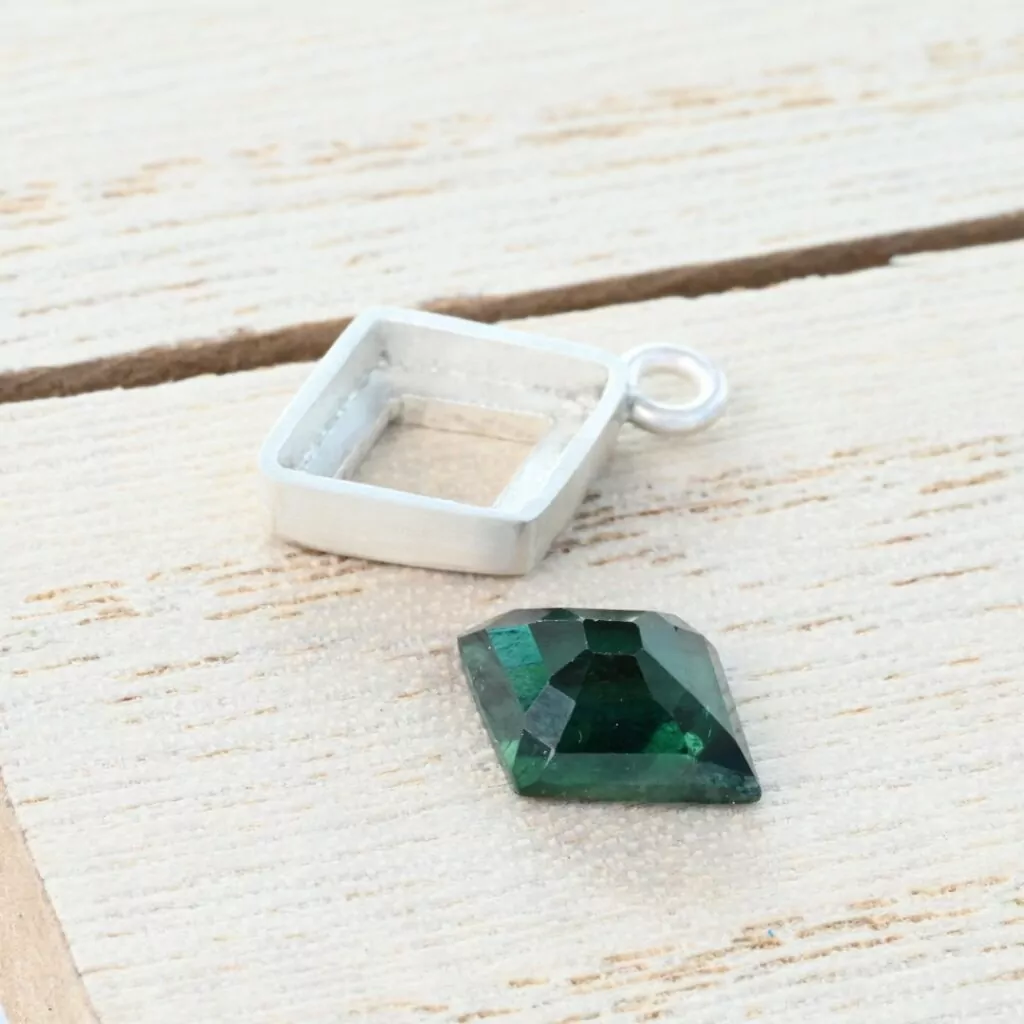 Bezel Setting - Bezel Height Explained - Lucy Walker Jewelry