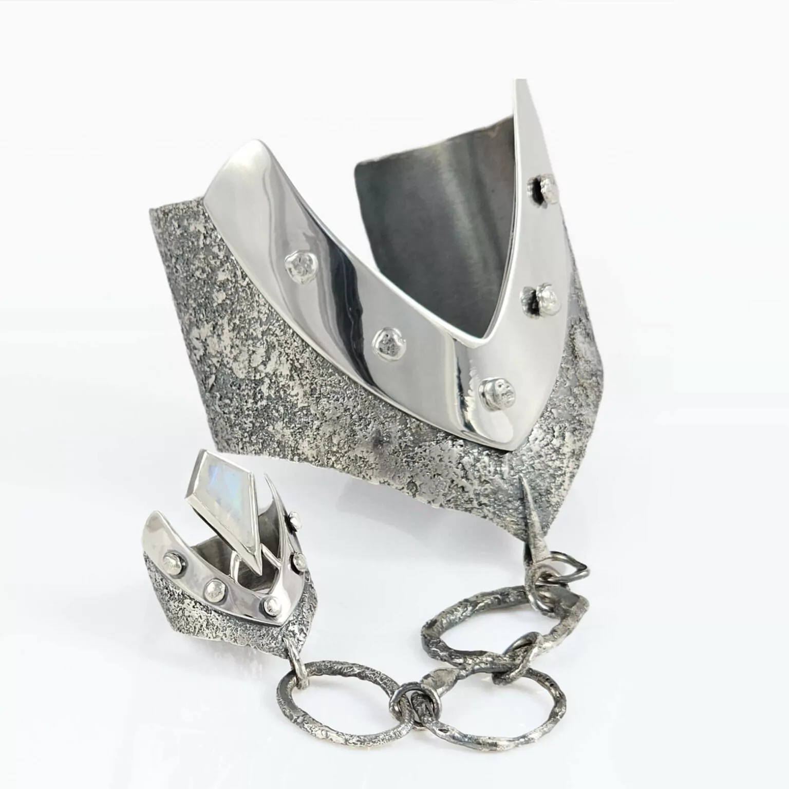 About - Lucy Walker Jewelry School